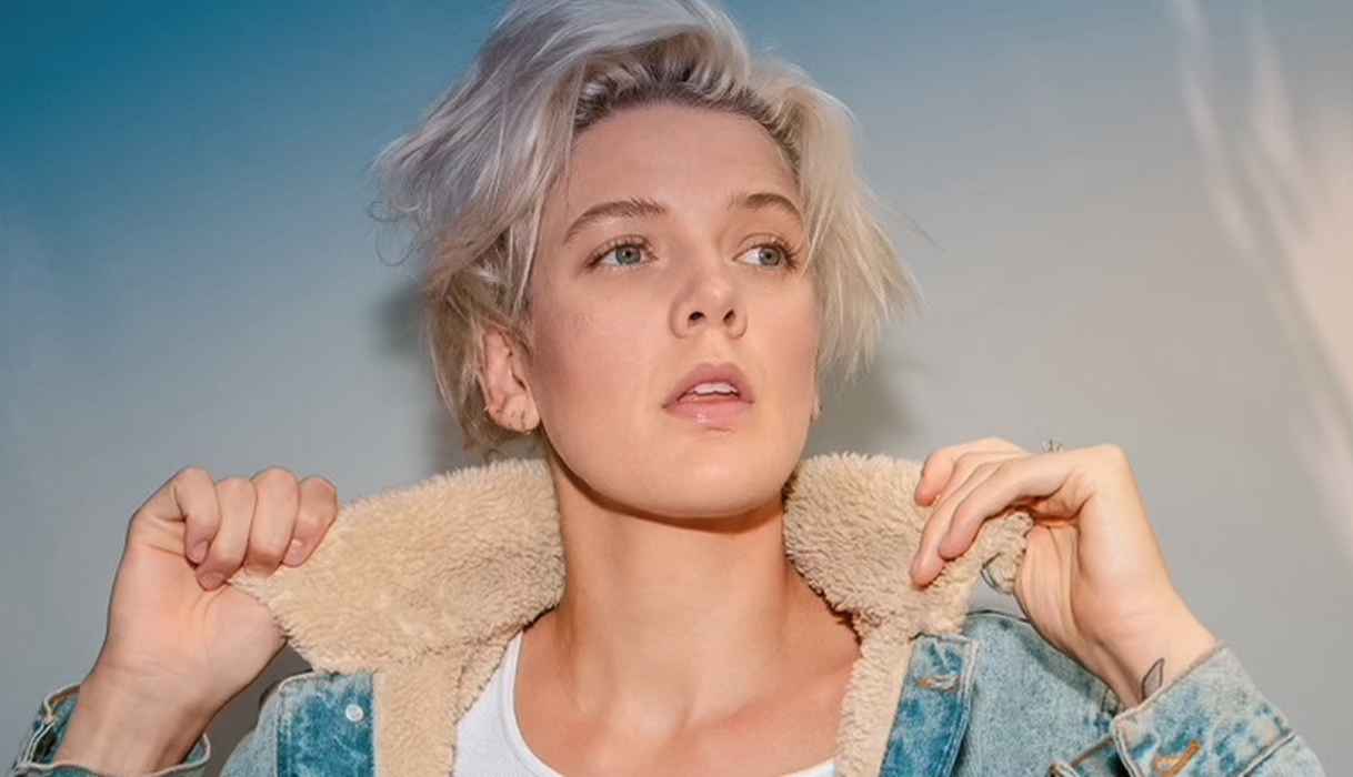 Up-Close-and-Personal with Betty Who – OutSmart Magazine